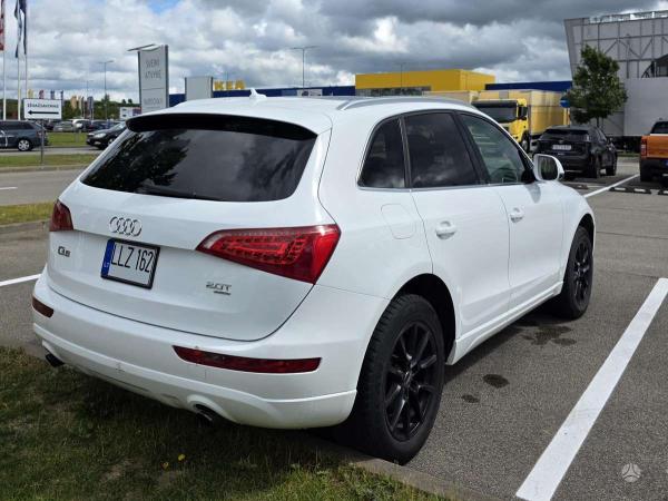 White Audi Q5 2011 in Vilnius, with an engine capacity of 1.98 L and mileage of 256 thousand km for 8300 €, photo 4 on AUTOMOTO.COM.LV