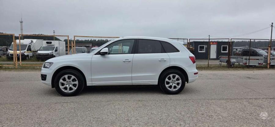 White Audi Q5 2011 in Vilnius, with an engine capacity of 1.97 L and mileage of 269 thousand km for 9200 €, photo 4 on AUTOMOTO.COM.LV
