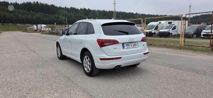 White Audi Q5 2011 in Vilnius, with an engine capacity of 1.97 L and mileage of 269 thousand km for 9200 €, photo 8 on AUTOMOTO.COM.LV