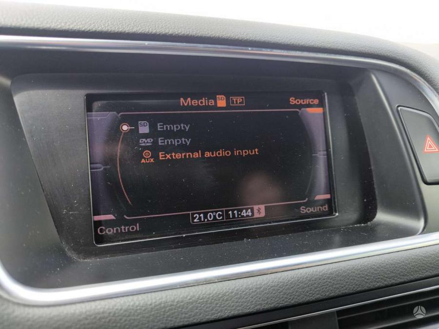 Balts Audi Q5 2011 Viļņa, ar dzinēja tilpumu 1.97 L un nobraukumu 251 tūkst. km par 9400 €, foto 32 vietnē AUTOMOTO.COM.LV