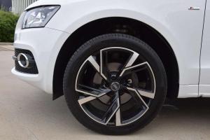 Balts Audi Q5 2011 Viļņa, ar dzinēja tilpumu 1.98 L un nobraukumu 285 tūkst. km par 6600 €, foto 14 vietnē AUTOMOTO.COM.LV