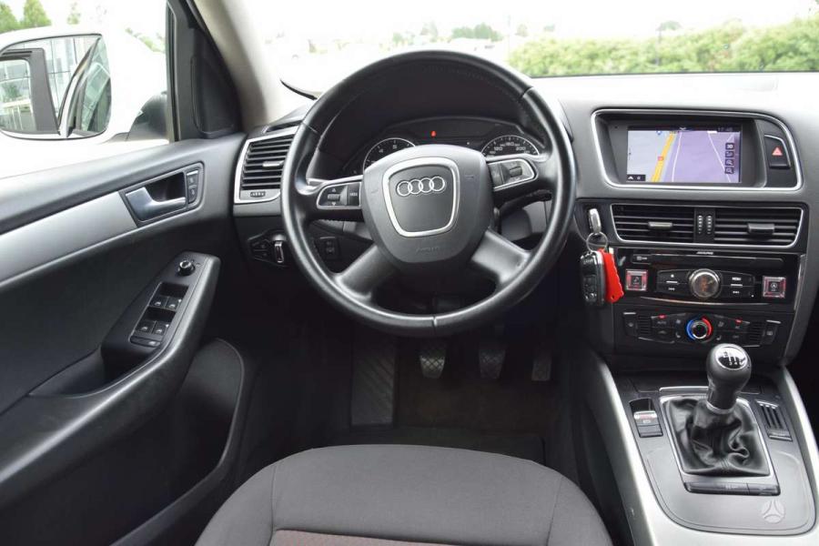 Balts Audi Q5 2011 Viļņa, ar dzinēja tilpumu 1.98 L un nobraukumu 285 tūkst. km par 6600 €, foto 22 vietnē AUTOMOTO.COM.LV