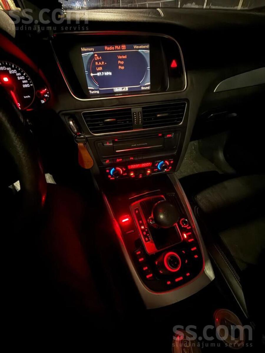 Balts Audi Q5 2011 Rīga, ar dzinēja tilpumu 2.00 L un nobraukumu 238 tūkst. km par 10500 €, foto 10 vietnē AUTOMOTO.COM.LV