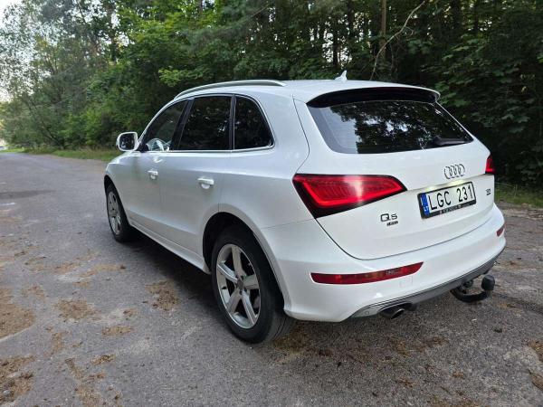 White Audi Q5 2011 in Vilnius, with an engine capacity of 2.97 L and mileage of 214 thousand km for 9500 €, photo 7 on AUTOMOTO.COM.LV