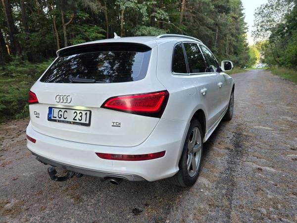 White Audi Q5 2011 in Vilnius, with an engine capacity of 2.97 L and mileage of 214 thousand km for 9500 €, photo 8 on AUTOMOTO.COM.LV