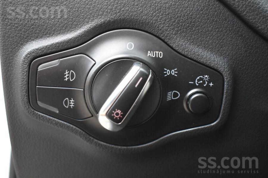 Balts Audi Q5 2011 Talsi, ar dzinēja tilpumu 3.00 L un nobraukumu 302 tūkst. km par 9200 €, foto 17 vietnē AUTOMOTO.COM.LV