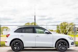 White Audi Q5 2012 in Riga, with an engine capacity of 3.00 L and mileage of 290 thousand km for 12590 €, photo 5 on AUTOMOTO.COM.LV