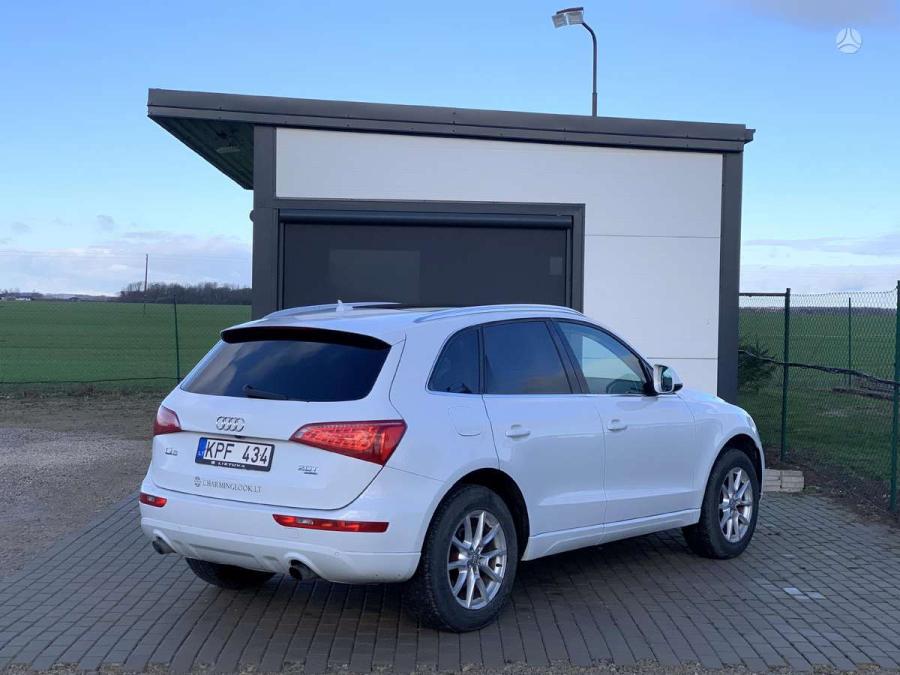 White Audi Q5 2012 in Kedainiai, with an engine capacity of 1.98 L and mileage of 294 thousand km for 7999 €, photo 5 on AUTOMOTO.COM.LV