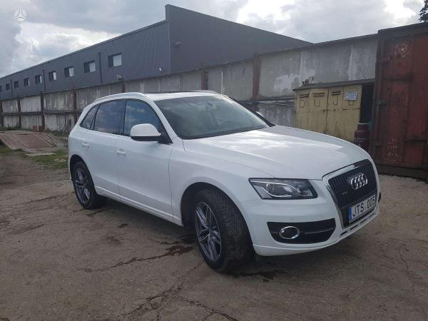 White Audi Q5 2012 in Kaunas, with an engine capacity of 1.98 L and mileage of 230 thousand km for 8900 €, photo 6 on AUTOMOTO.COM.LV
