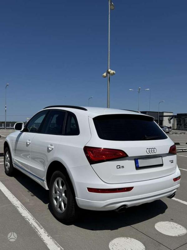 Balts Audi Q5 2012 Kauņa, ar dzinēja tilpumu 1.98 L un nobraukumu 338 tūkst. km par 9500 €, foto 5 vietnē AUTOMOTO.COM.LV