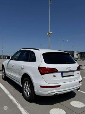 White Audi Q5 2012 in Kaunas, with an engine capacity of 1.98 L and mileage of 338 thousand km for 9500 €, photo 5 on AUTOMOTO.COM.LV