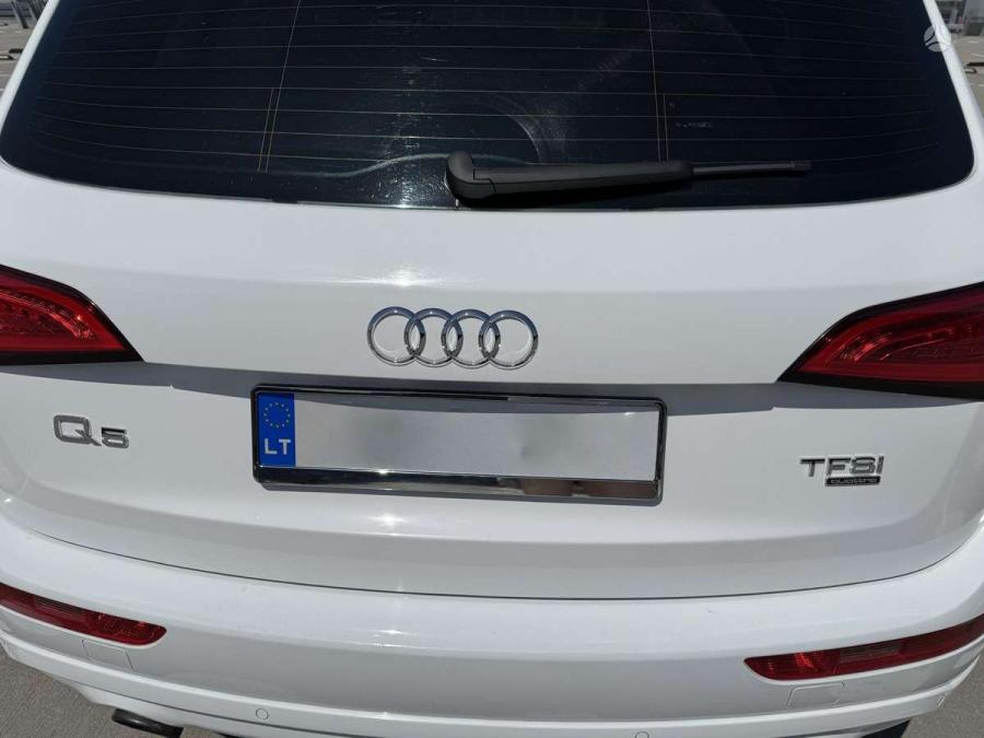 White Audi Q5 2012 in Kaunas, with an engine capacity of 1.98 L and mileage of 338 thousand km for 9500 €, photo 6 on AUTOMOTO.COM.LV