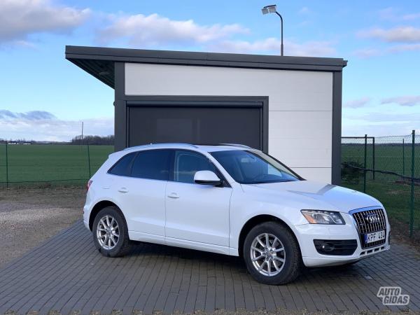 White Audi Q5 2012 in Kaunas, with an engine capacity of 2.00 L and mileage of 294 thousand km for 7999 €, photo 2 on AUTOMOTO.COM.LV