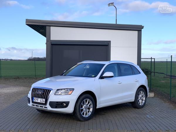 White Audi Q5 2012 in Kaunas, with an engine capacity of 2.00 L and mileage of 294 thousand km for 7999 €, photo 3 on AUTOMOTO.COM.LV