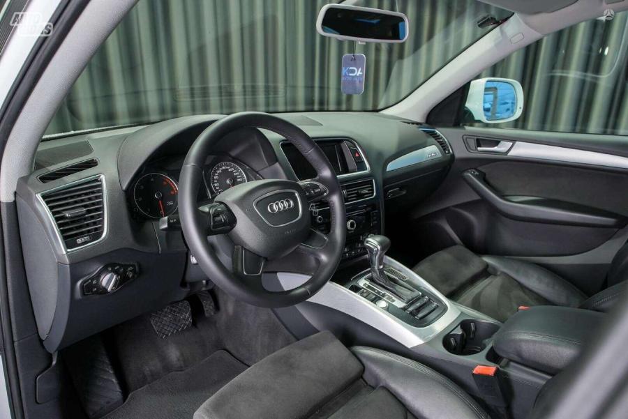 Balts Audi Q5 2012 Marijampole, ar dzinēja tilpumu 3.00 L un nobraukumu 252 tūkst. km par 10950 €, foto 17 vietnē AUTOMOTO.COM.LV