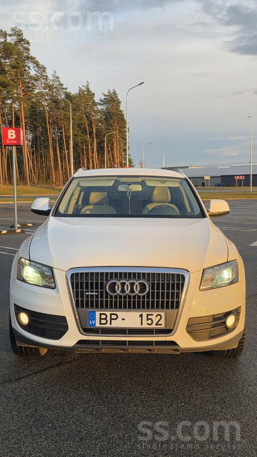White Audi Q5 2012 in Riga, with an engine capacity of 2.00 L and mileage of 267 thousand km for 10500 €, photo 1 on AUTOMOTO.COM.LV