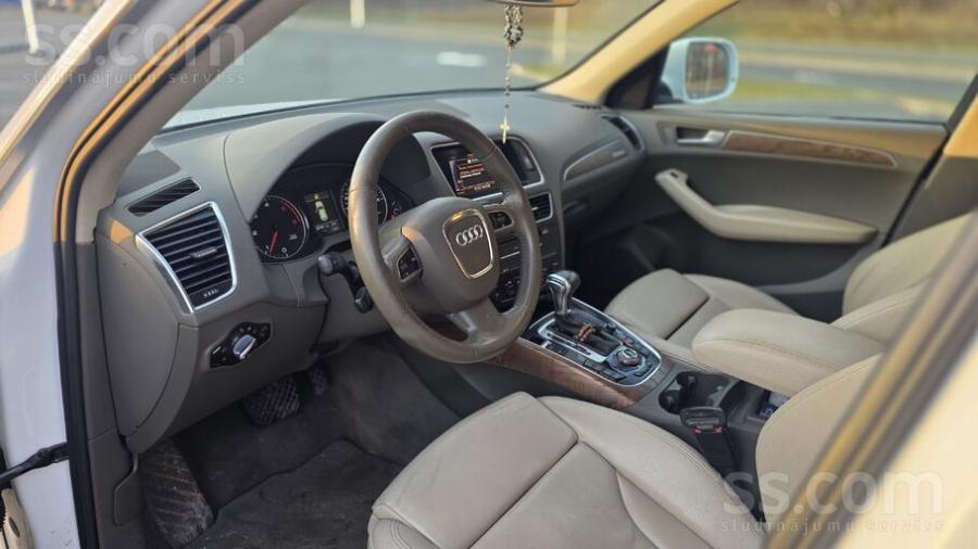 White Audi Q5 2012 in Riga, with an engine capacity of 2.00 L and mileage of 267 thousand km for 10500 €, photo 6 on AUTOMOTO.COM.LV