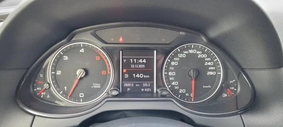 White Audi Q5 2012 in Riga, with an engine capacity of 3.00 L and mileage of 292 thousand km for 11900 €, photo 16 on AUTOMOTO.COM.LV
