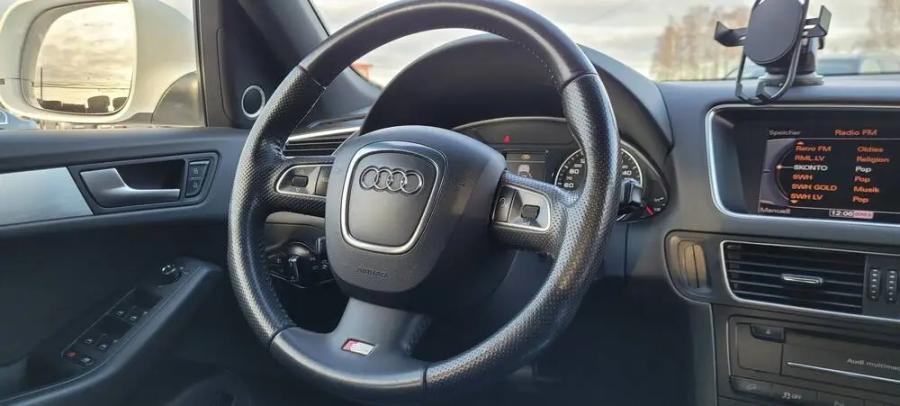 White Audi Q5 2012 in Riga, with an engine capacity of 3.00 L and mileage of 292 thousand km for 11900 €, photo 17 on AUTOMOTO.COM.LV