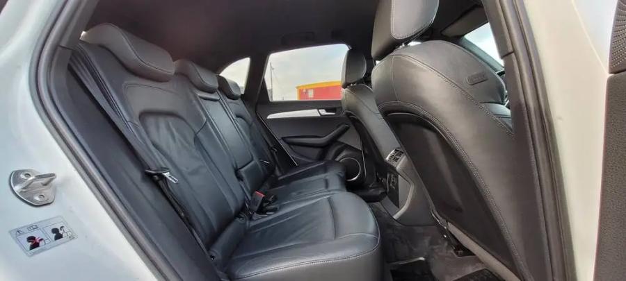 White Audi Q5 2012 in Riga, with an engine capacity of 3.00 L and mileage of 292 thousand km for 11900 €, photo 24 on AUTOMOTO.COM.LV