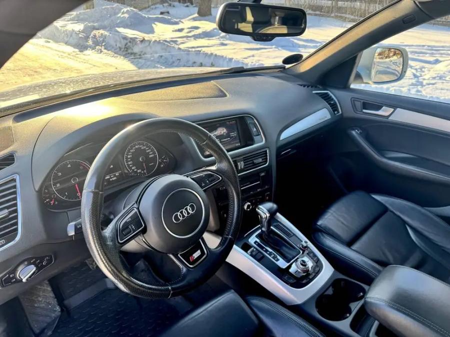 White Audi Q5 2012 in Rezekne, with an engine capacity of 2.00 L and mileage of 295 thousand km for 12300 €, photo 3 on AUTOMOTO.COM.LV