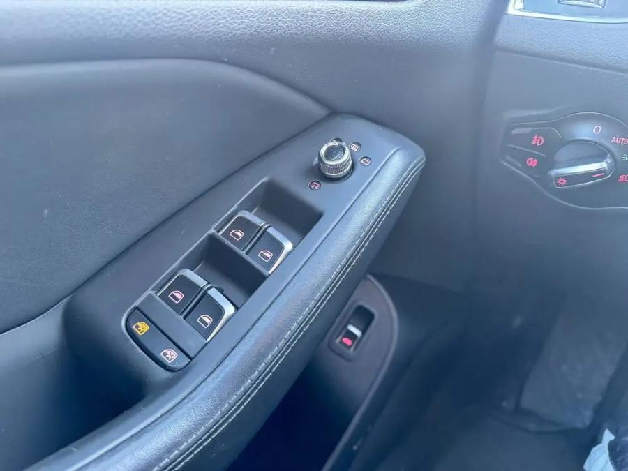 White Audi Q5 2012 in Rezekne, with an engine capacity of 2.00 L and mileage of 295 thousand km for 12300 €, photo 7 on AUTOMOTO.COM.LV