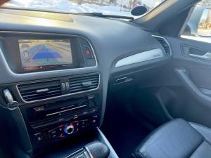 White Audi Q5 2012 in Rezekne, with an engine capacity of 2.00 L and mileage of 295 thousand km for 12300 €, photo 8 on AUTOMOTO.COM.LV