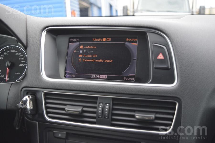 White Audi Q5 2012 in Riga, with an engine capacity of 3.00 L and mileage of 323 thousand km for 8000 €, photo 12 on AUTOMOTO.COM.LV