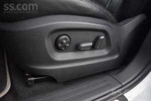 White Audi Q5 2012 in Riga, with an engine capacity of 3.00 L and mileage of 323 thousand km for 8000 €, photo 14 on AUTOMOTO.COM.LV
