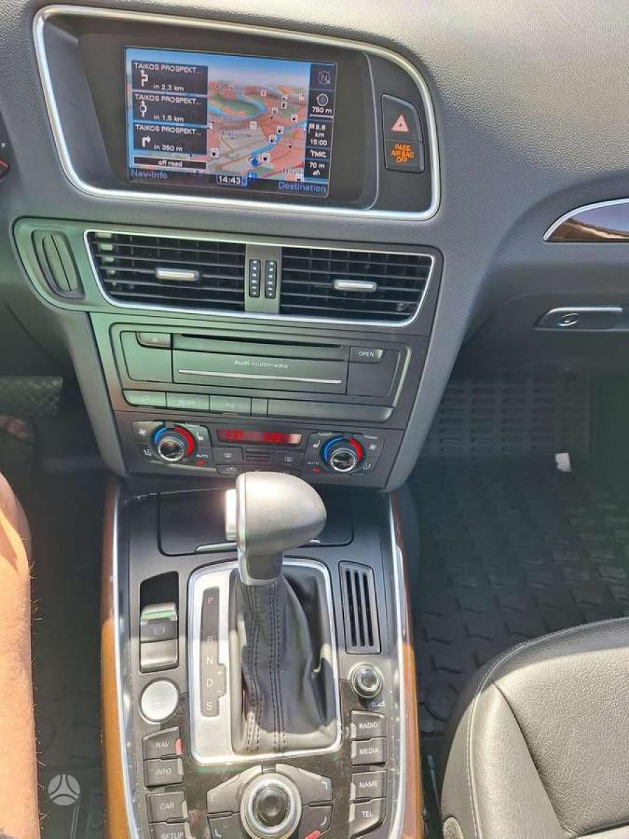 White Audi Q5 2012 in Kaunas, with an engine capacity of 1.98 L and mileage of 202 thousand km for 8500 €, photo 13 on AUTOMOTO.COM.LV