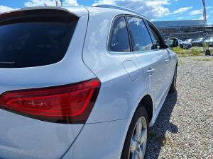 White Audi Q5 2012 in Kaunas, with an engine capacity of 1.98 L and mileage of 202 thousand km for 8500 €, photo 17 on AUTOMOTO.COM.LV