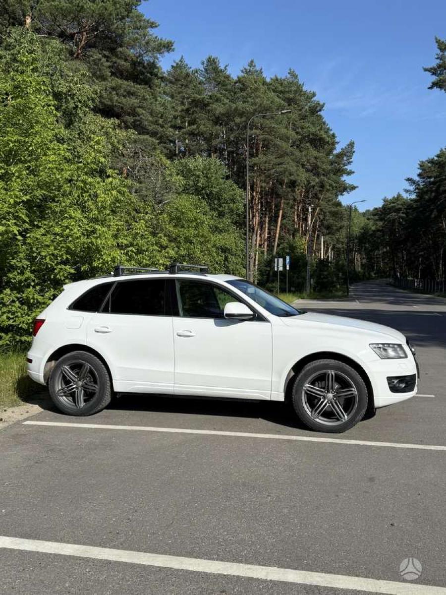 White Audi Q5 2012 in Kaunas, with an engine capacity of 1.97 L and mileage of 329 thousand km for 7100 €, photo 4 on AUTOMOTO.COM.LV