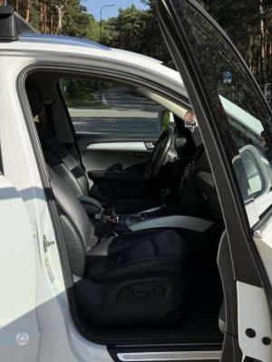 White Audi Q5 2012 in Kaunas, with an engine capacity of 1.97 L and mileage of 329 thousand km for 7100 €, photo 11 on AUTOMOTO.COM.LV