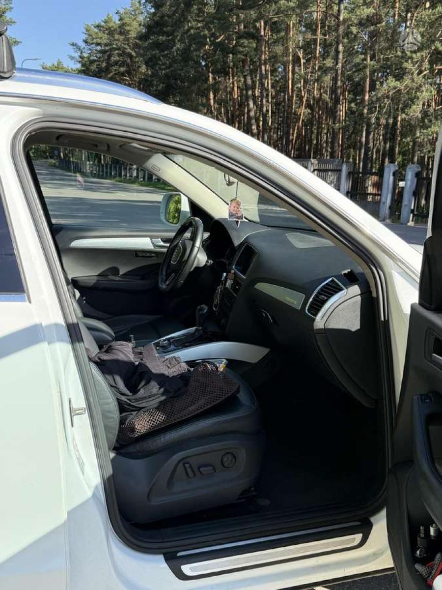 White Audi Q5 2012 in Kaunas, with an engine capacity of 1.97 L and mileage of 329 thousand km for 7100 €, photo 12 on AUTOMOTO.COM.LV