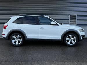 Balts Audi Q5 2012 Rīga, ar dzinēja tilpumu 2.00 L un nobraukumu 329 tūkst. km par 9900 €, foto 7 vietnē AUTOMOTO.COM.LV