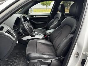 Balts Audi Q5 2012 Rīga, ar dzinēja tilpumu 2.00 L un nobraukumu 329 tūkst. km par 9900 €, foto 10 vietnē AUTOMOTO.COM.LV