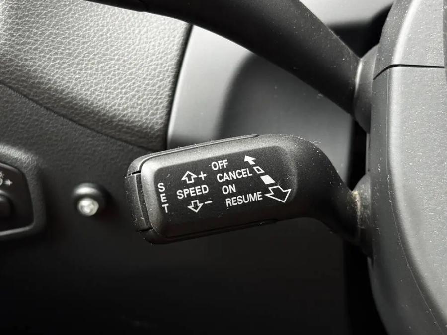 Balts Audi Q5 2012 Rīga, ar dzinēja tilpumu 2.00 L un nobraukumu 329 tūkst. km par 9900 €, foto 23 vietnē AUTOMOTO.COM.LV