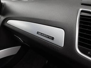 Balts Audi Q5 2012 Rīga, ar dzinēja tilpumu 2.00 L un nobraukumu 329 tūkst. km par 9900 €, foto 24 vietnē AUTOMOTO.COM.LV