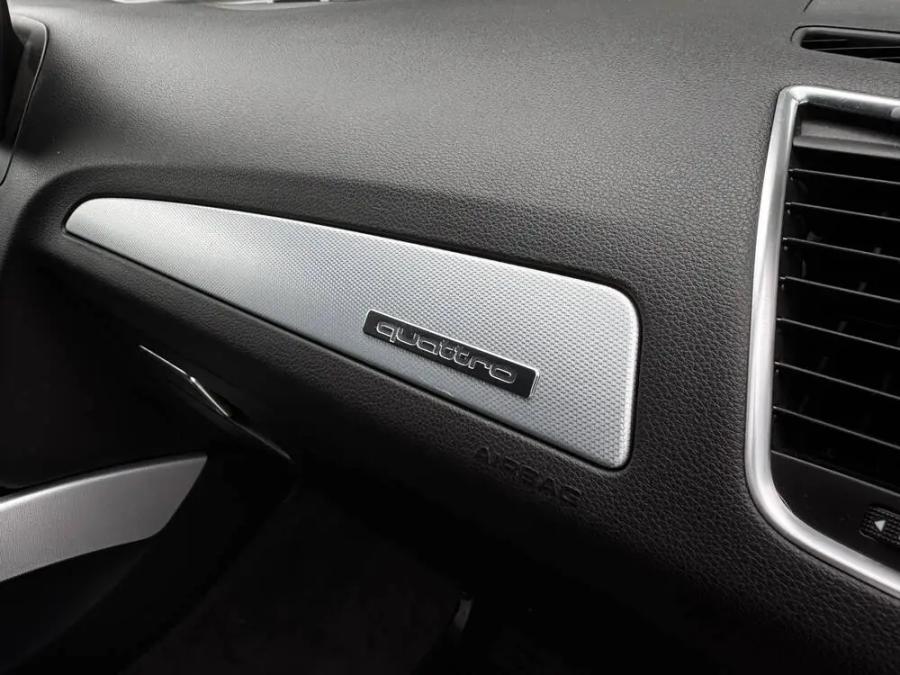 Balts Audi Q5 2012 Rīga, ar dzinēja tilpumu 2.00 L un nobraukumu 329 tūkst. km par 9900 €, foto 24 vietnē AUTOMOTO.COM.LV