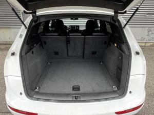 Balts Audi Q5 2012 Rīga, ar dzinēja tilpumu 2.00 L un nobraukumu 329 tūkst. km par 9900 €, foto 25 vietnē AUTOMOTO.COM.LV
