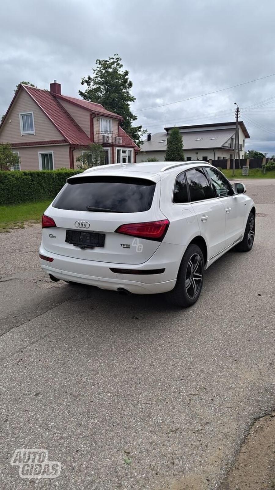White Audi Q5 2012 in Utena, with an engine capacity of 2.00 L and mileage of 220 thousand km for 9800 €, photo 5 on AUTOMOTO.COM.LV