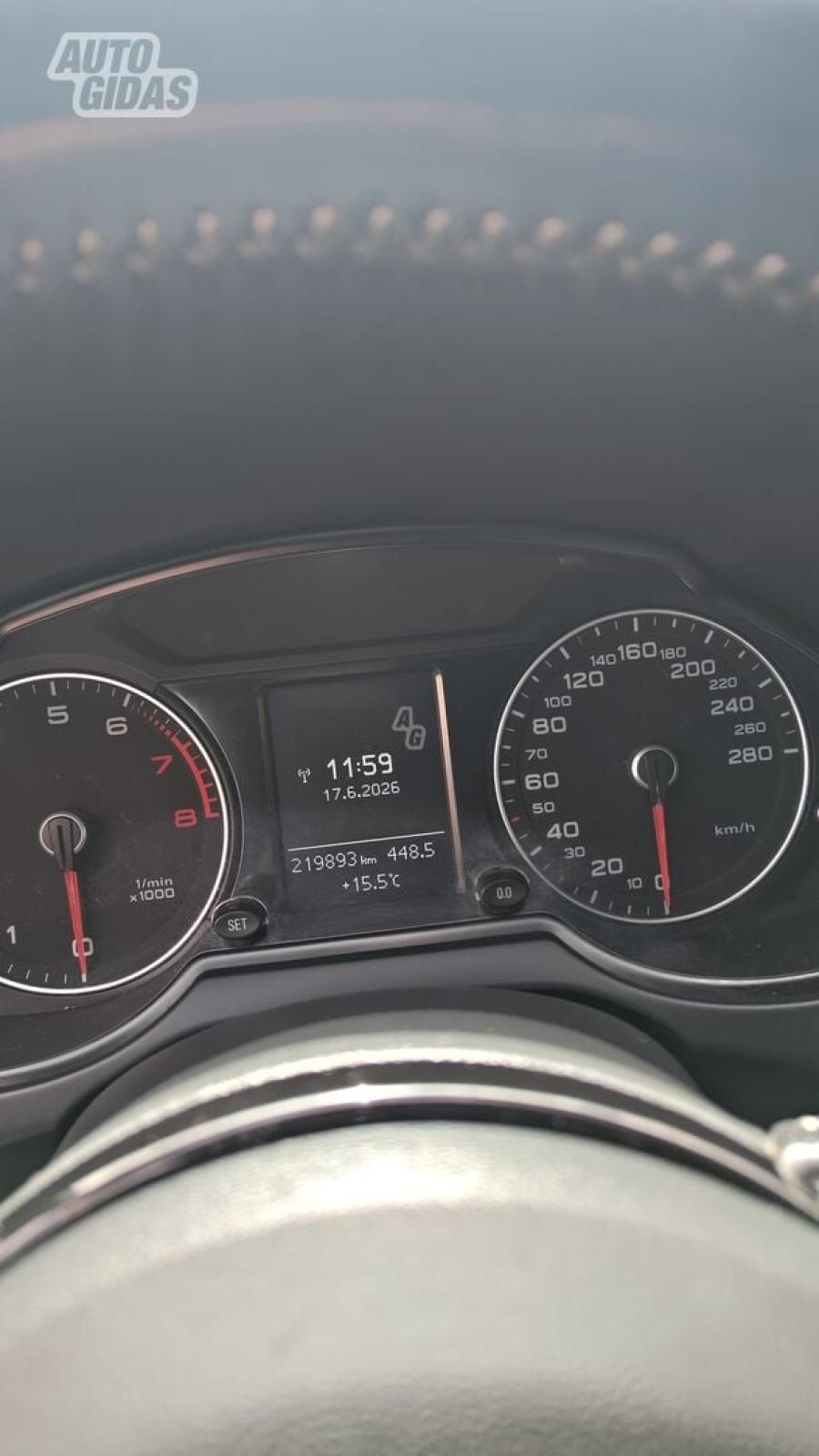 White Audi Q5 2012 in Utena, with an engine capacity of 2.00 L and mileage of 220 thousand km for 9800 €, photo 13 on AUTOMOTO.COM.LV