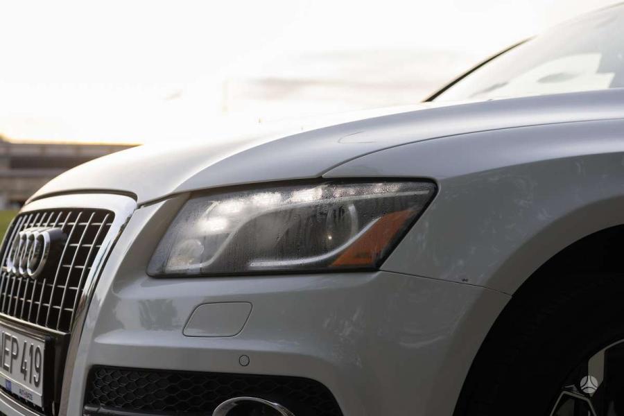 Balts Audi Q5 2012 Šauļi, ar dzinēja tilpumu 3.20 L un nobraukumu 218 tūkst. km par 9500 €, foto 7 vietnē AUTOMOTO.COM.LV
