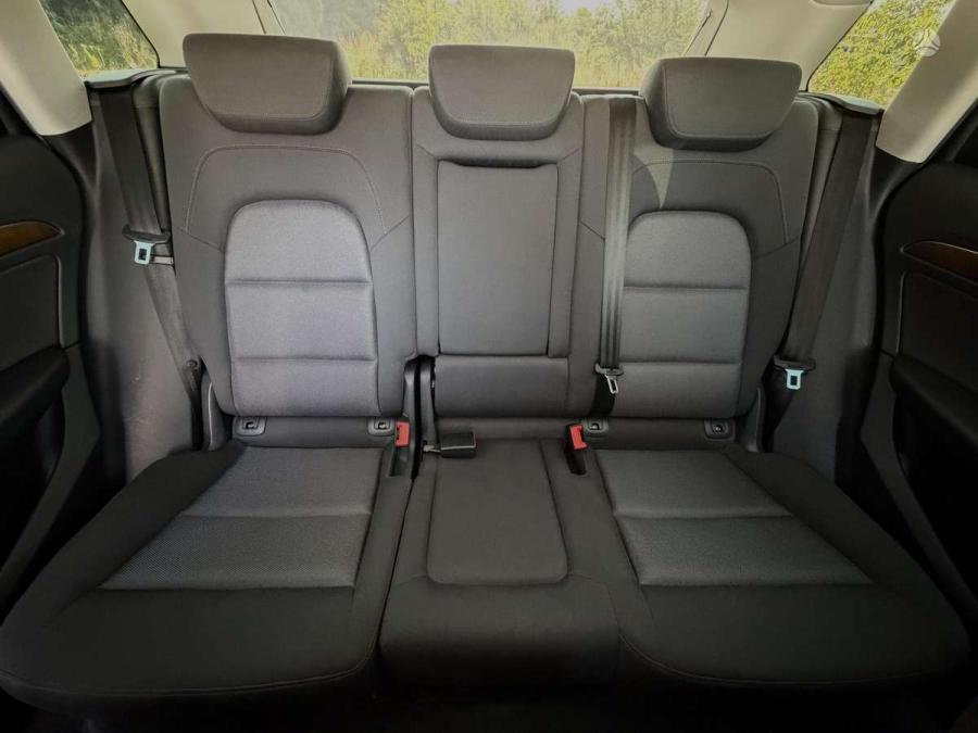Balts Audi Q5 2012 Šauļi, ar dzinēja tilpumu 2.00 L un nobraukumu 291 tūkst. km par 13400 €, foto 28 vietnē AUTOMOTO.COM.LV