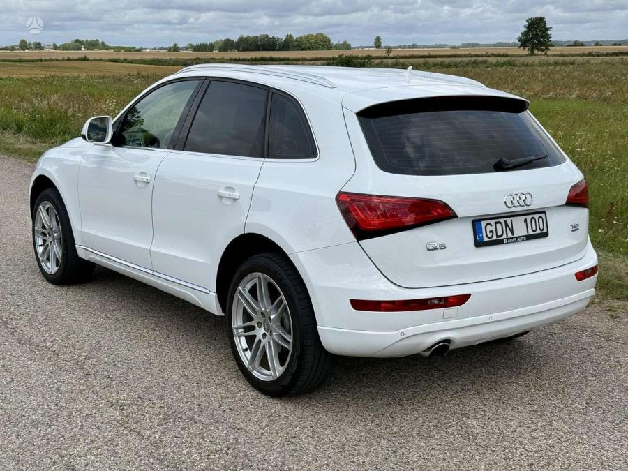 Balts Audi Q5 2012 Vilkaviškis, ar dzinēja tilpumu 1.97 L un nobraukumu 282 tūkst. km par 13900 €, foto 4 vietnē AUTOMOTO.COM.LV