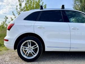 White Audi Q5 2012 in Siauliai, with an engine capacity of 1.97 L and mileage of 291 thousand km for 13400 €, photo 10 on AUTOMOTO.COM.LV