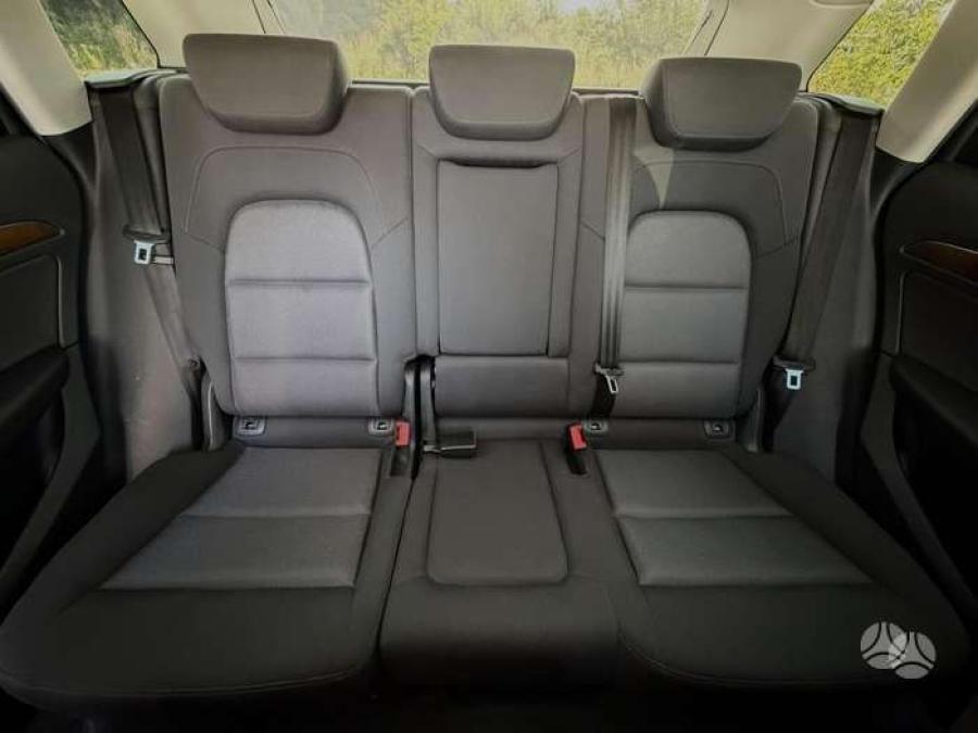 White Audi Q5 2012 in Siauliai, with an engine capacity of 1.97 L and mileage of 291 thousand km for 13400 €, photo 28 on AUTOMOTO.COM.LV