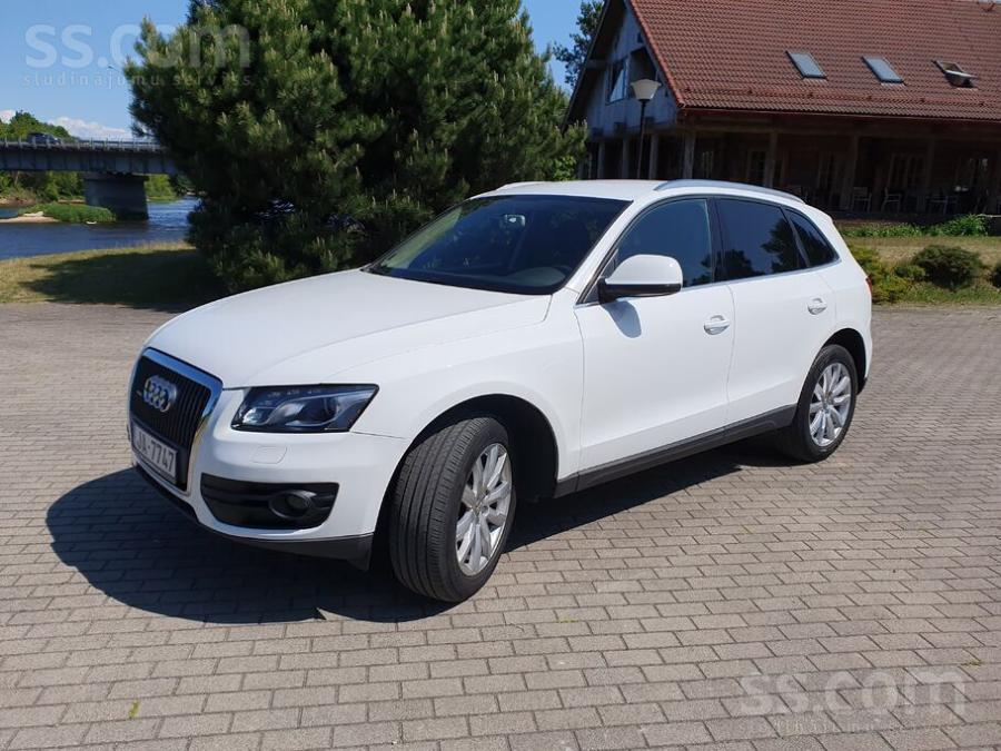 White Audi Q5 2012 in Riga, with an engine capacity of 2.00 L and mileage of 272 thousand km for 10200 €, photo 1 on AUTOMOTO.COM.LV