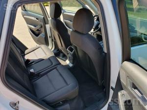White Audi Q5 2012 in Riga, with an engine capacity of 2.00 L and mileage of 272 thousand km for 10200 €, photo 10 on AUTOMOTO.COM.LV