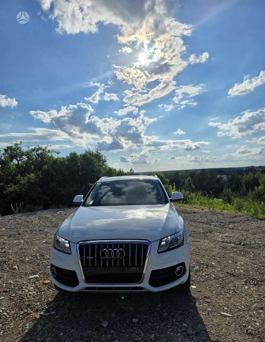 White Audi Q5 2012 in Vilnius, with an engine capacity of 3.20 L and mileage of 165 thousand km for 5700 €, photo 8 on AUTOMOTO.COM.LV